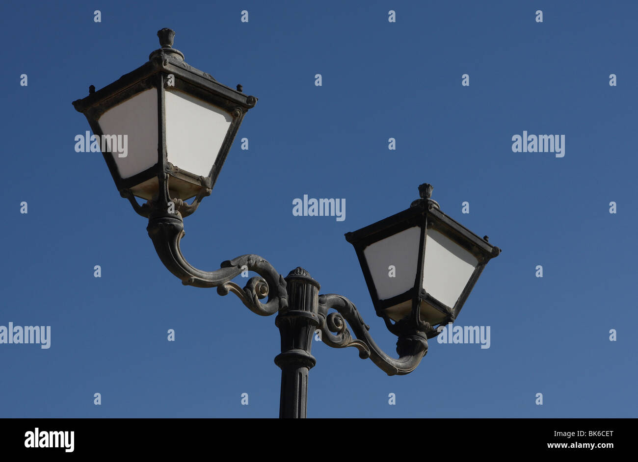 Old Fashioned Antique Street Light High Resolution Stock Photography ...