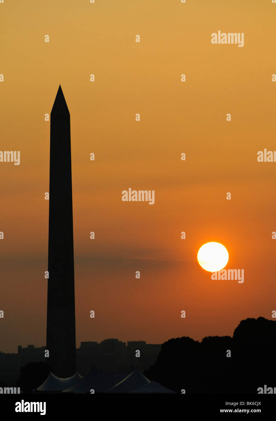 Washington monument in dc sunset hi-res stock photography and images ...