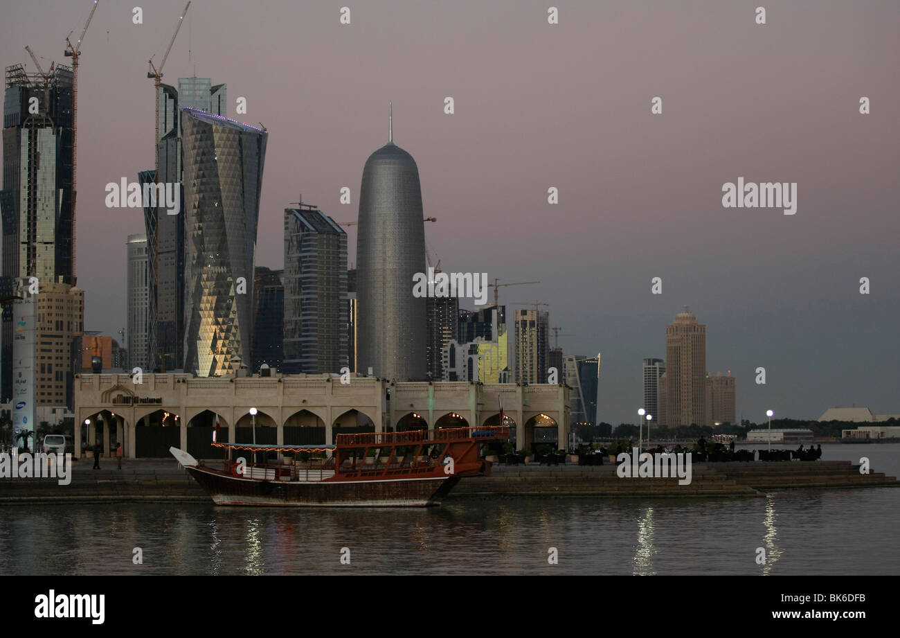 Doha qatar skyline sunset hi-res stock photography and images - Alamy