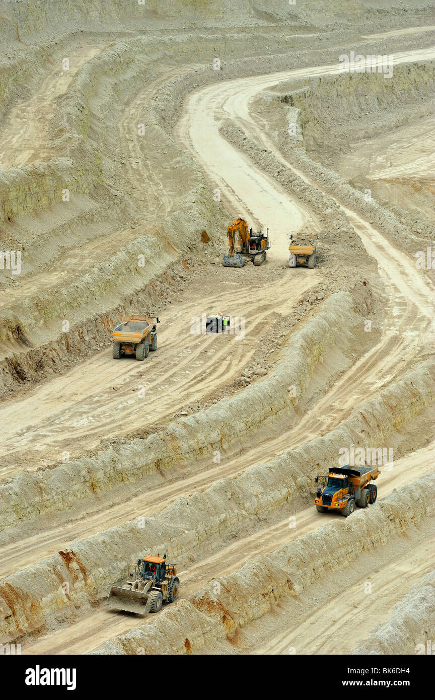 Limestone quarry excavator truck hi-res stock photography and images ...