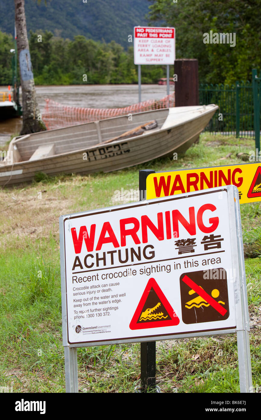Crocodile warning sign hi-res stock photography and images - Alamy
