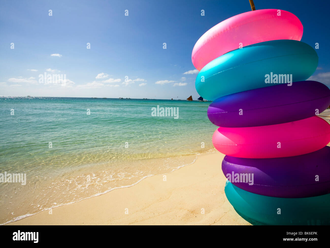 Beach midday hi-res stock photography and images - Alamy