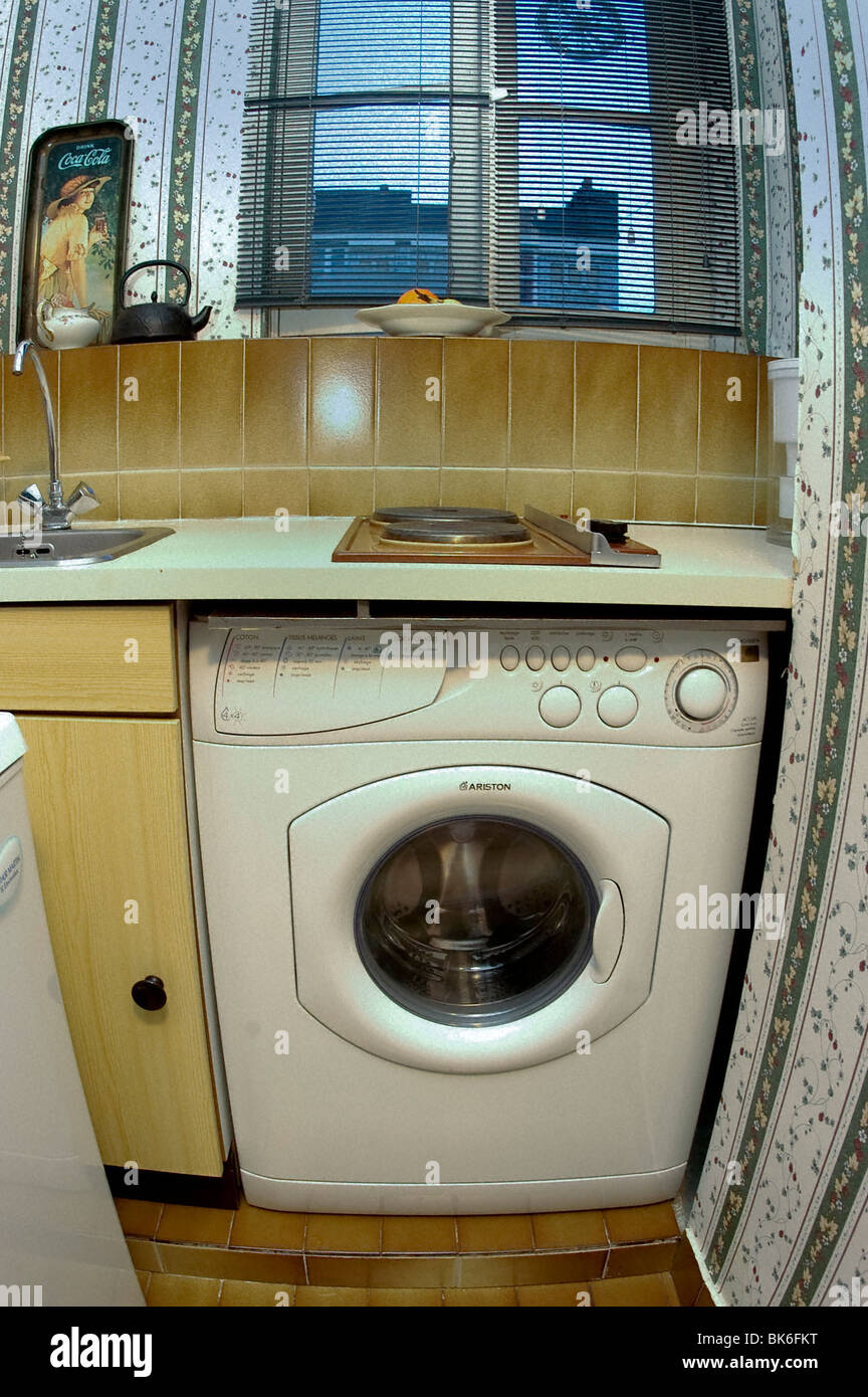 Paris modern kitchen furniture hi-res stock photography and images - Alamy