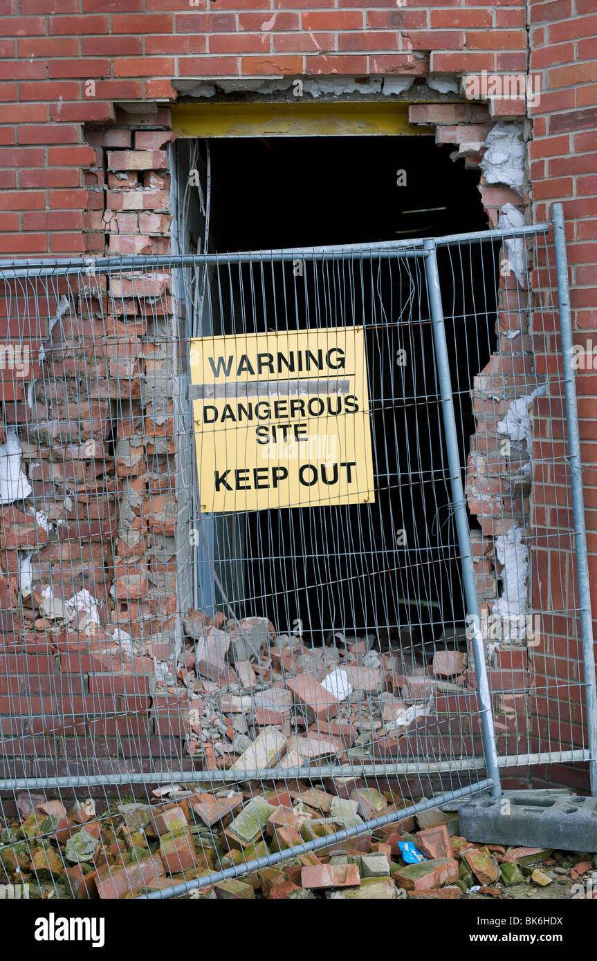 Demolition Sign Stock Photos & Demolition Sign Stock Images - Alamy