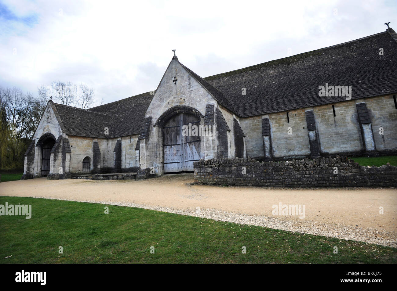 Tithe Barn at Bradford on Avon built in the early 14th century ...
