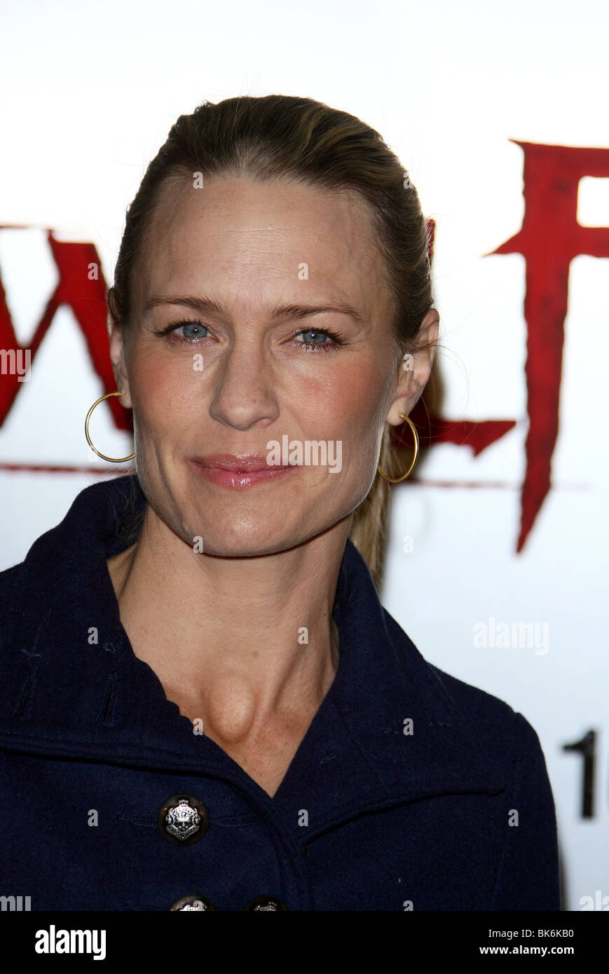 ROBIN WRIGHT PENN BEOWULF LOS ANGELES PREMIERE WESTWOOD LOS ANGELES USA ...