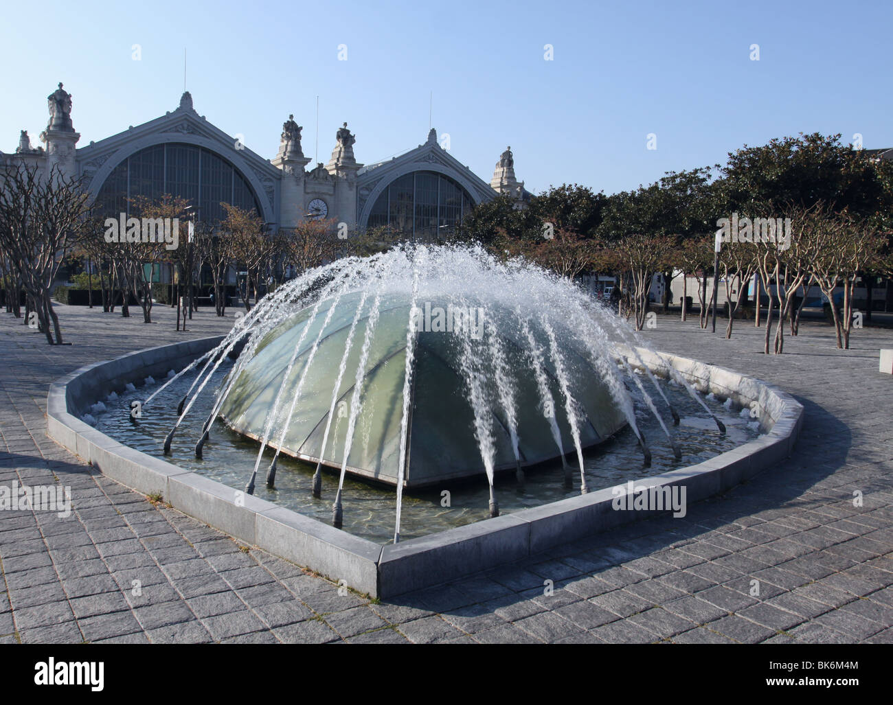 fountain in Place du General Leclerc and Tours railway station France ...