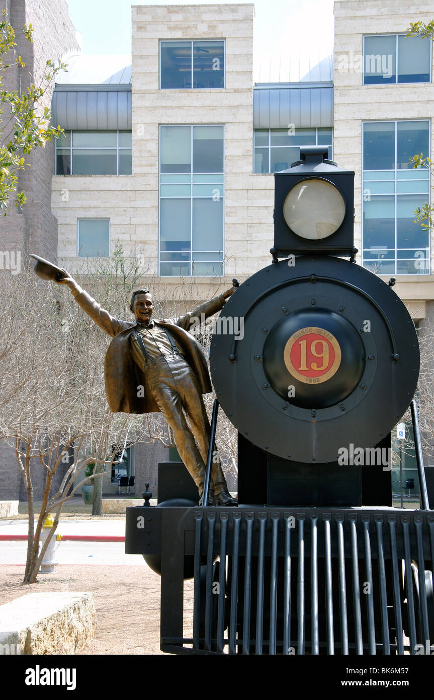 "Frisco First" sculpture (in front of Frisco townhall) by David Allan ...