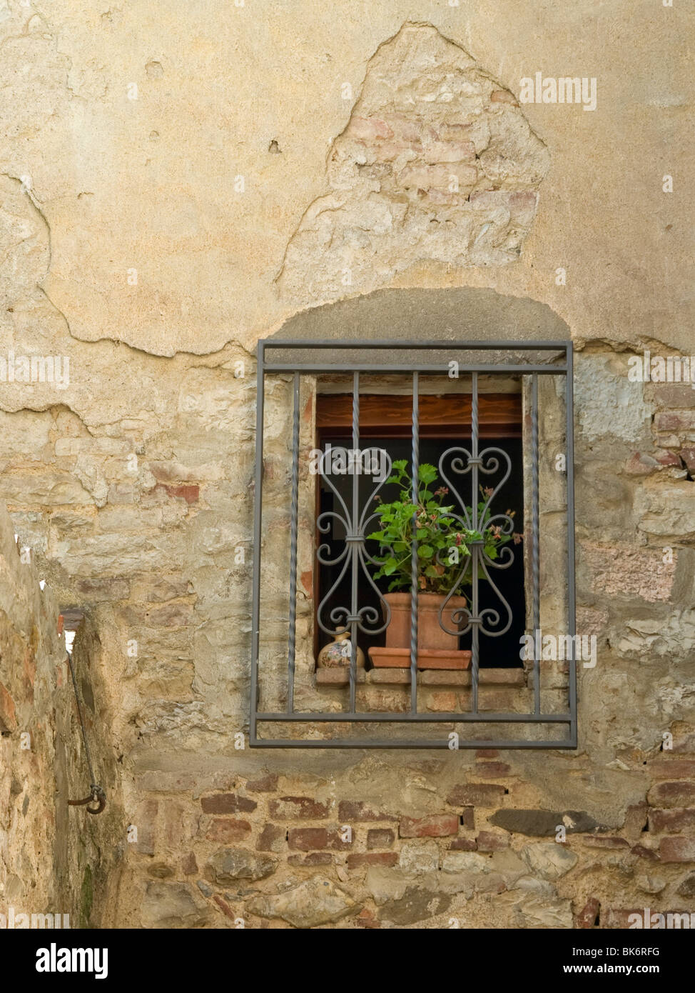 Wrought iron window bars hi-res stock photography and images - Alamy