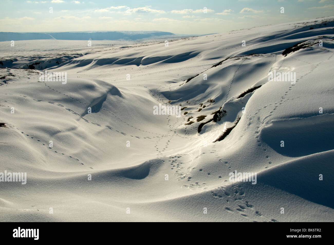 The Kinder Scout Plateau from Bleaklow hill in winter, Peak District ...