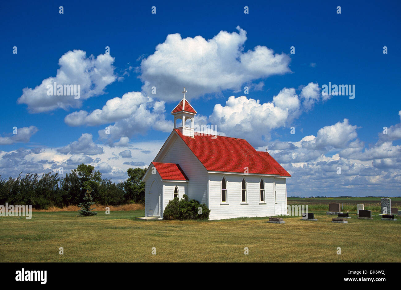 Saskatchewan country church hi-res stock photography and images - Alamy