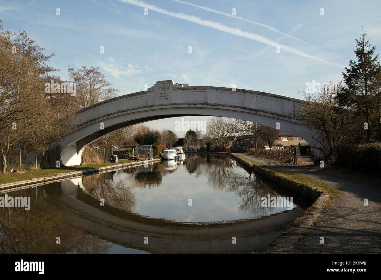 Lancaster Canal road Bridge near Garstang Stock Photo - Alamy