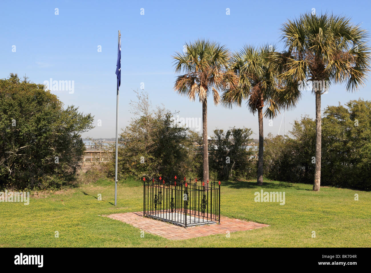 Grave of Col. William Moultrie, an American Revolutionary War hero, on ...