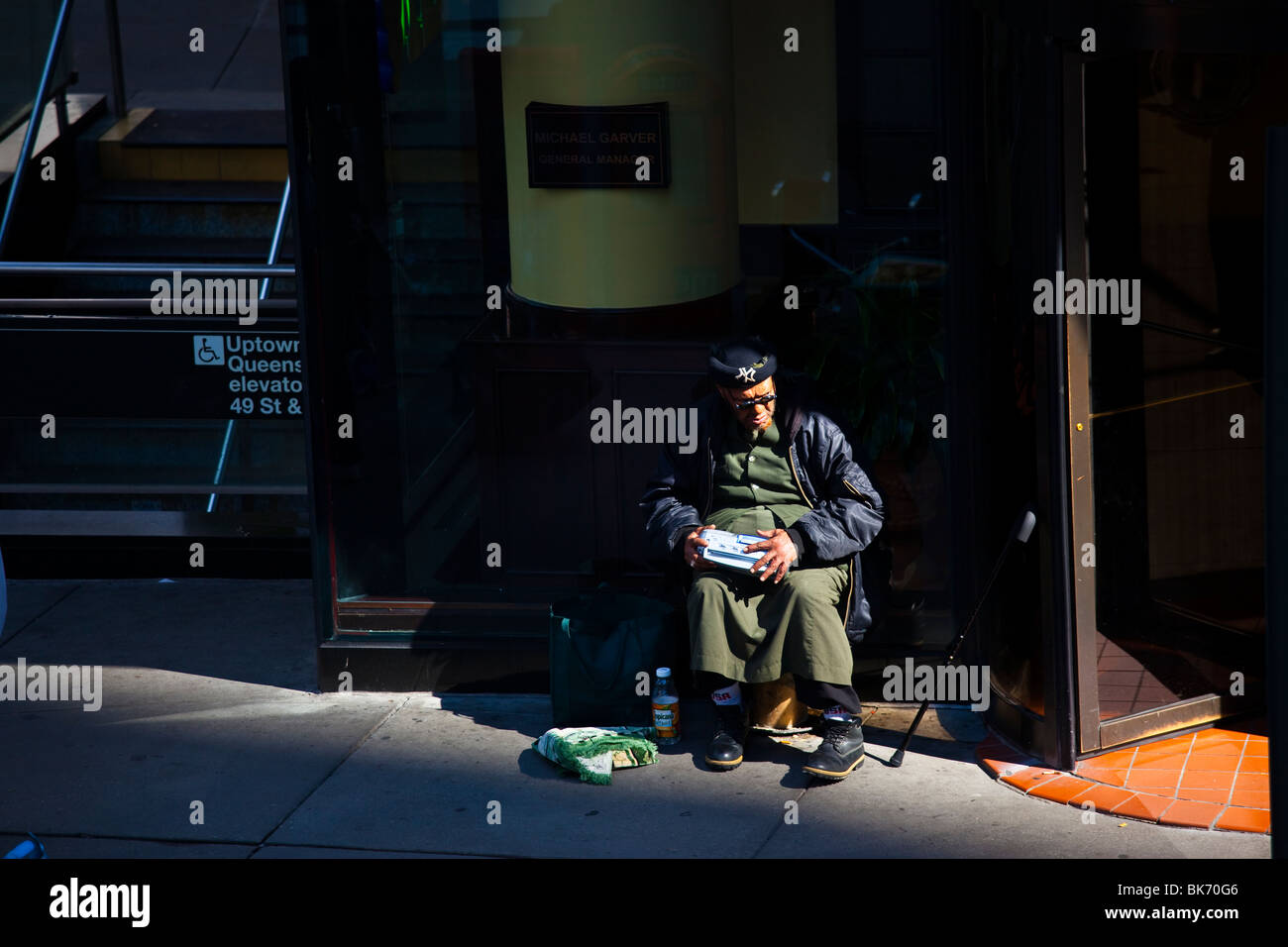 Muslim square hi-res stock photography and images - Alamy