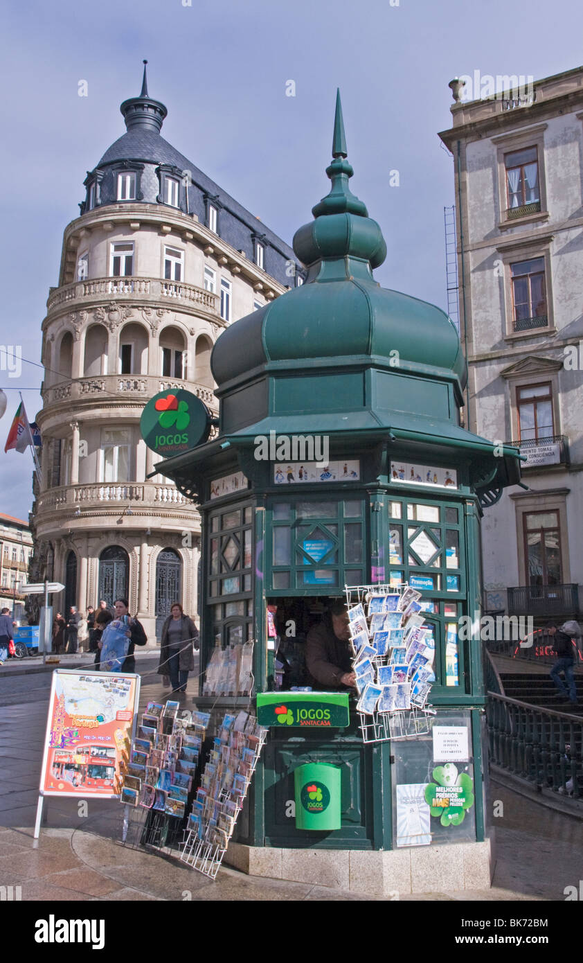 Kiosk street hi-res stock photography and images - Alamy