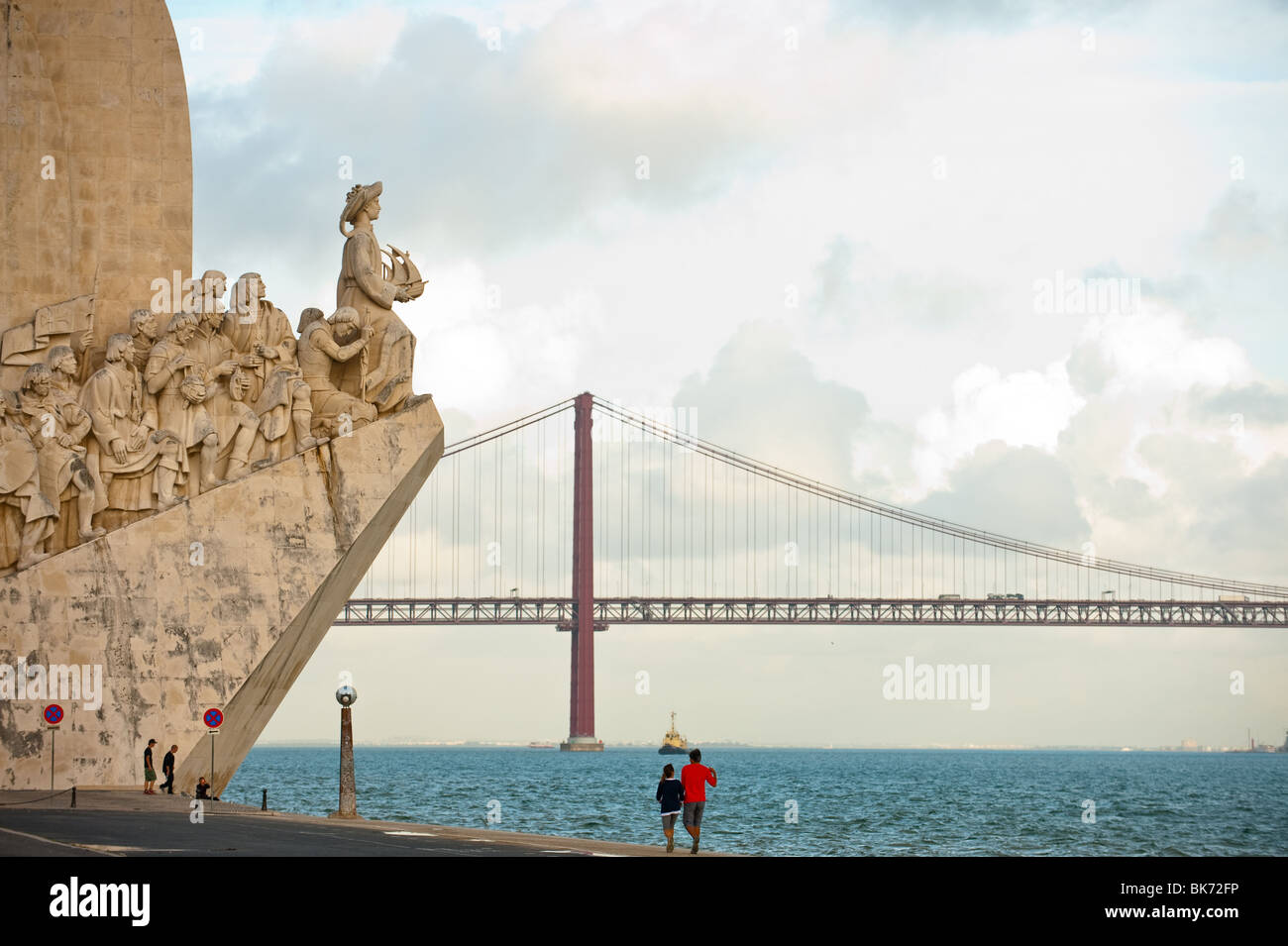 Statue padrão dos descobrimentos hi-res stock photography and images ...