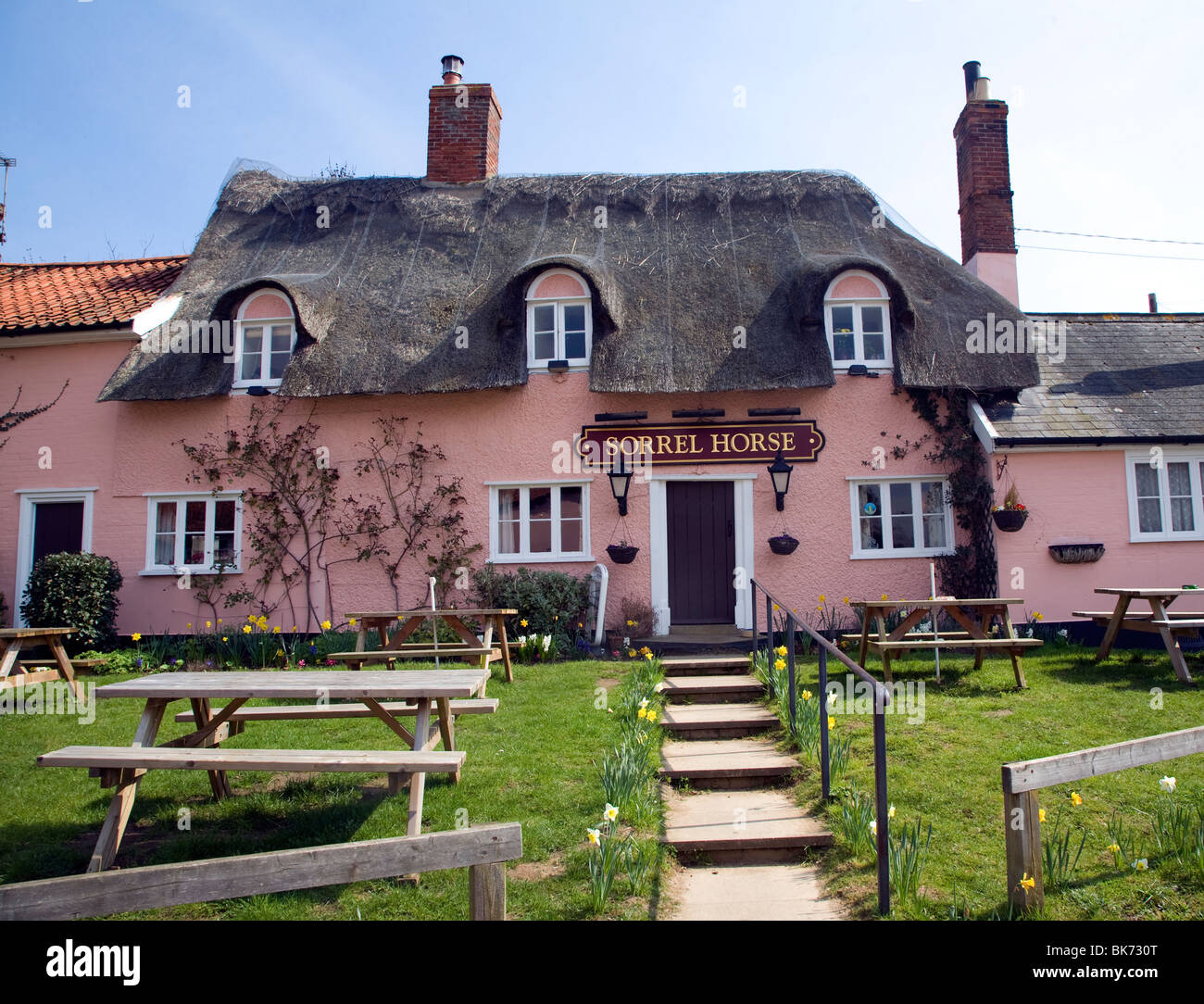 Sorrel Horse thatched pub, Shottisham, Suffolk Stock Photo - Alamy