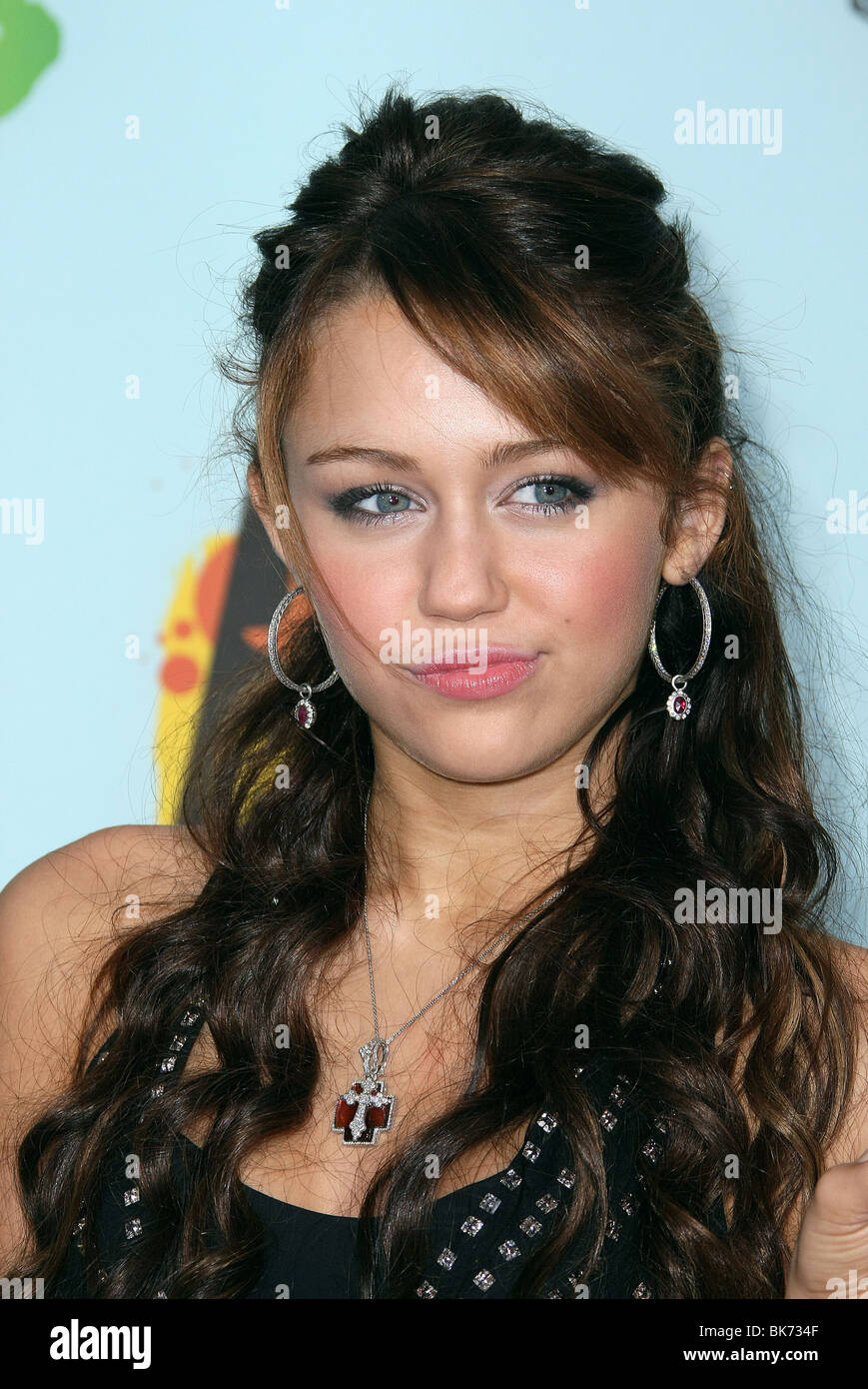 Miley cyrus right hi-res stock photography and images - Alamy