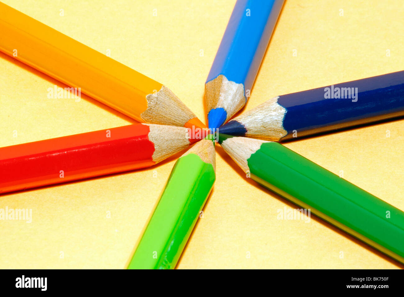 Rainbow colour pencils converge Stock Photo - Alamy Rainbow colour pencils converge Stock Photo - Alamy