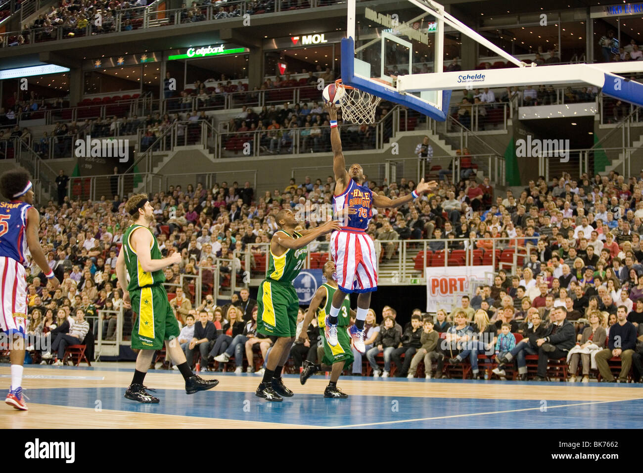 World famous harlem globetrotters hi-res stock photography and images ...