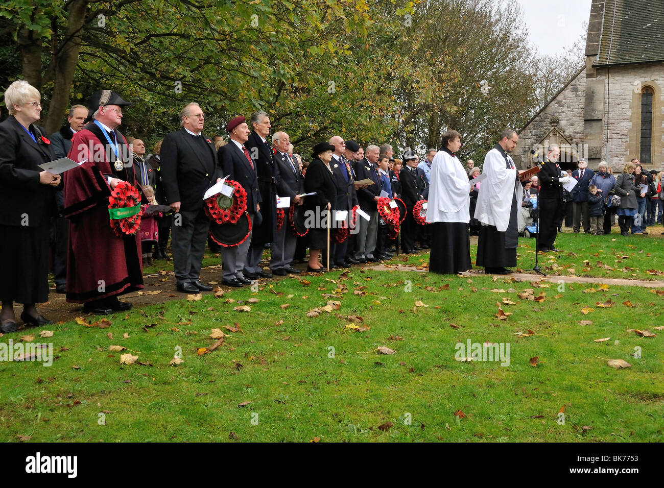 Remembrance Day Uk Salute High Resolution Stock Photography and Images ...