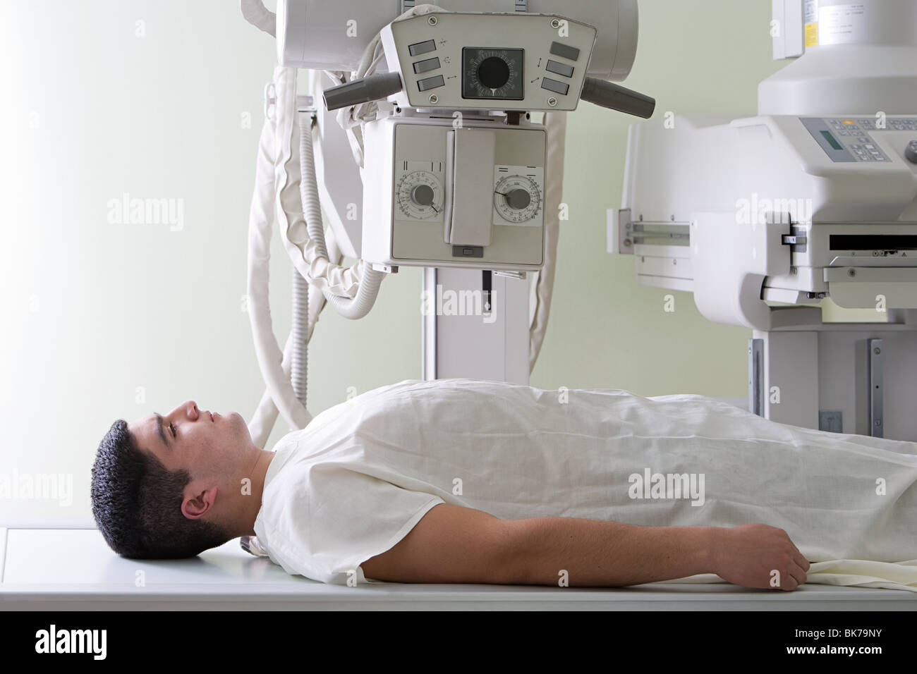 X ray machine hi-res stock photography and images - Alamy