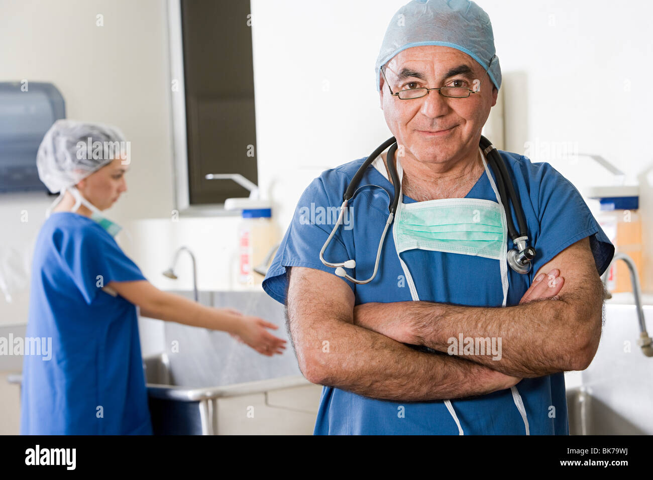 Surgeons hi-res stock photography and images - Alamy