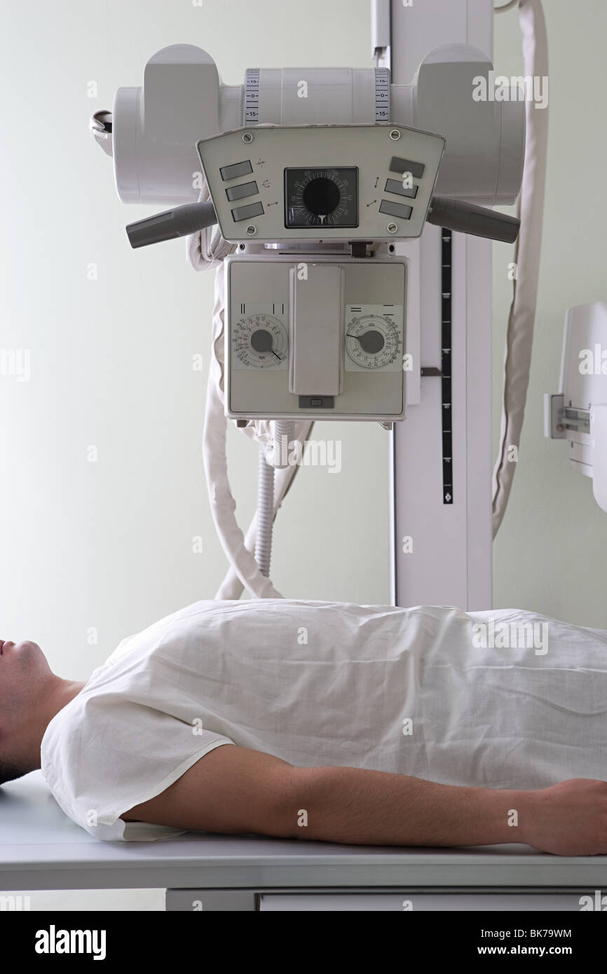 Patient and x-ray machine Stock Photo - Alamy