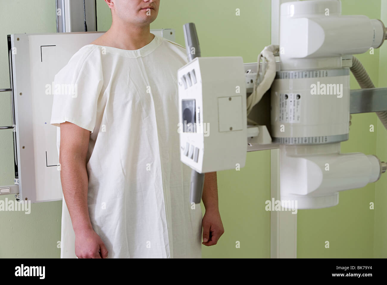Patient and x-ray machine Stock Photo - Alamy