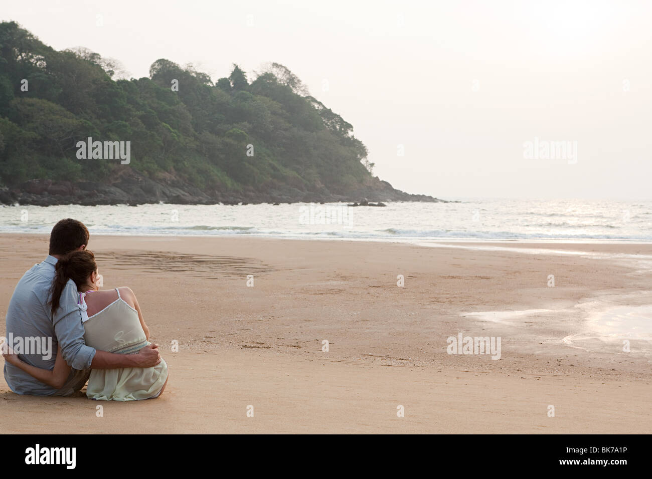 Indian married couple goa beach hi-res stock photography and images - Alamy