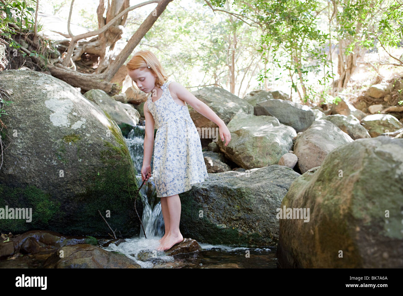 Girls in river rocks hi-res stock photography and images - Alamy