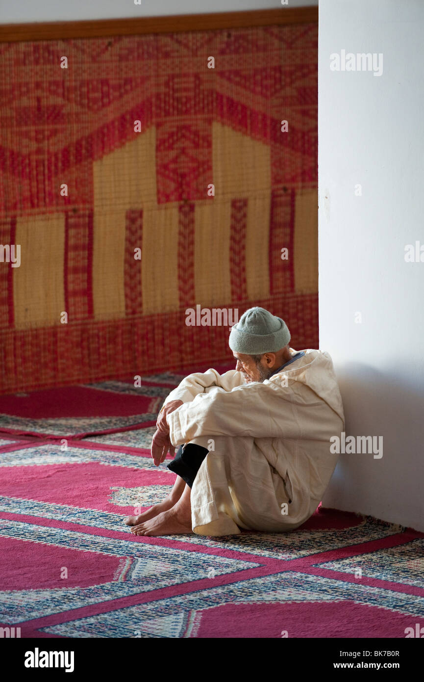 Moroccan man, Grand Mosque, medina, Fez, Morocco Stock Photo - Alamy