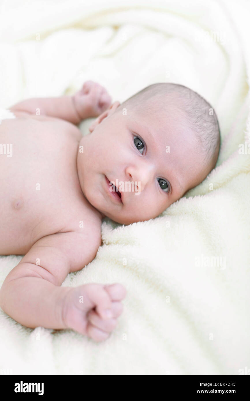 Newborn baby girl Stock Photo - Alamy