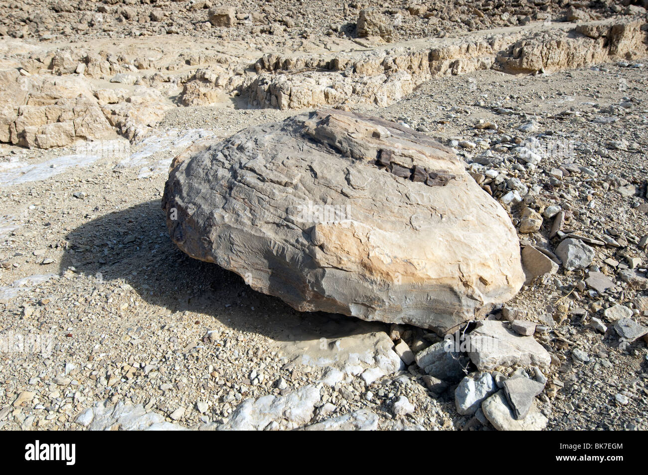 Big rocks in desert hi-res stock photography and images - Alamy