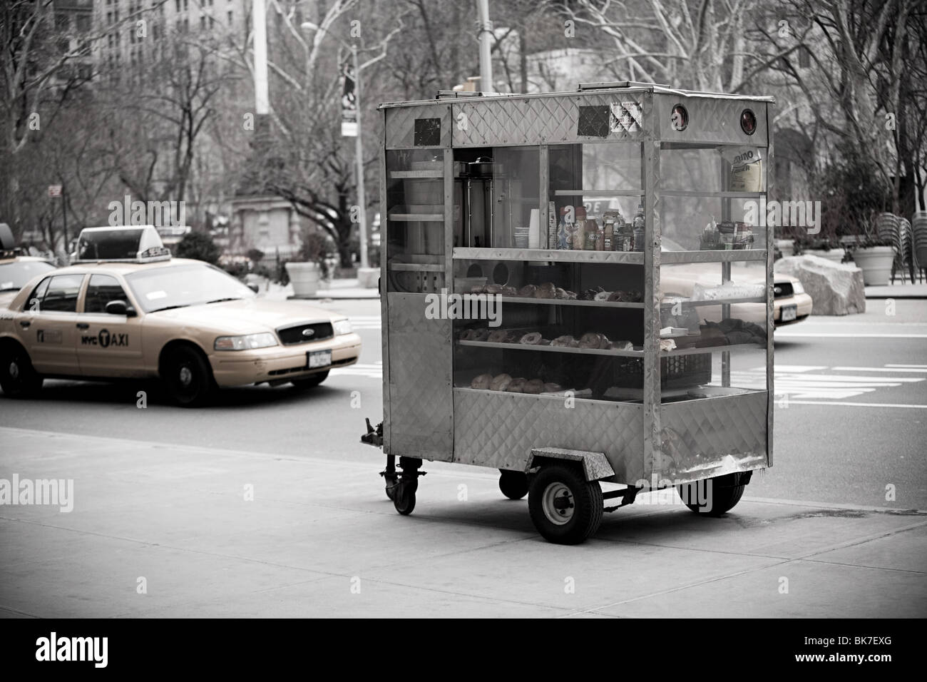 Food cart on street Stock Photo - Alamy