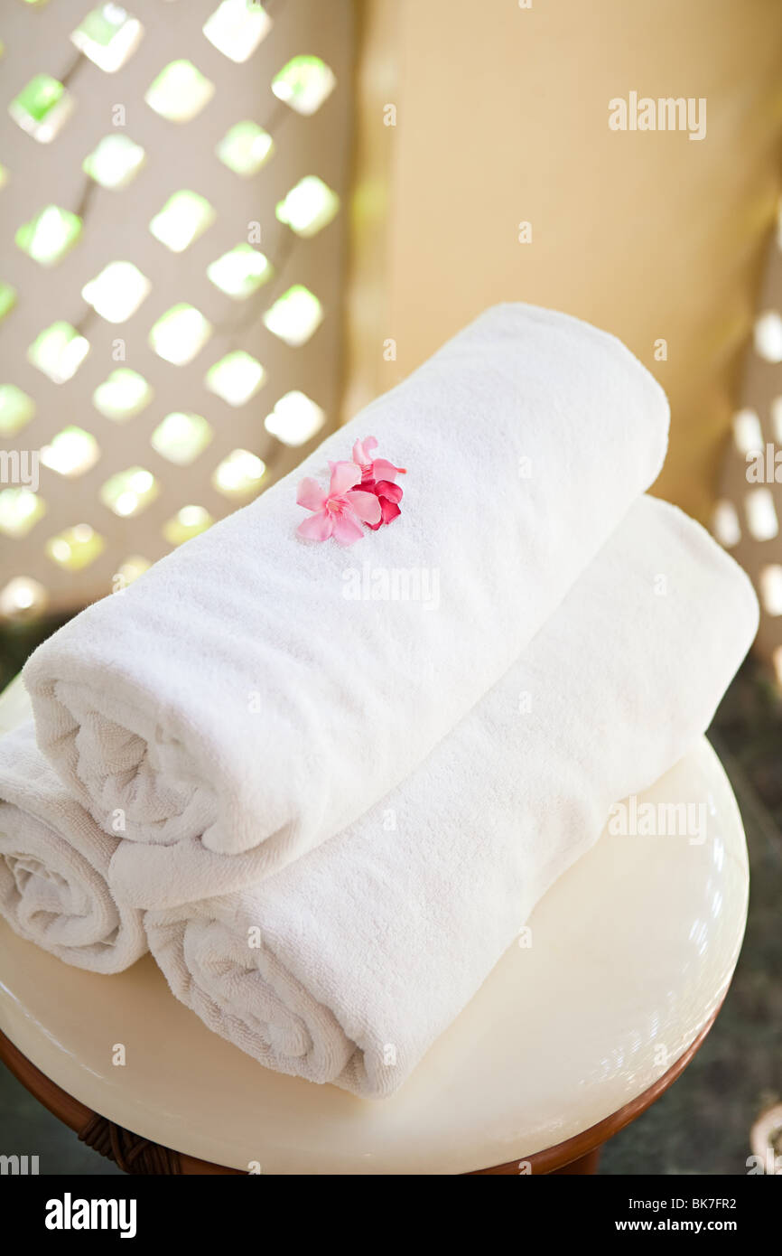 Towels at a spa Stock Photo - Alamy