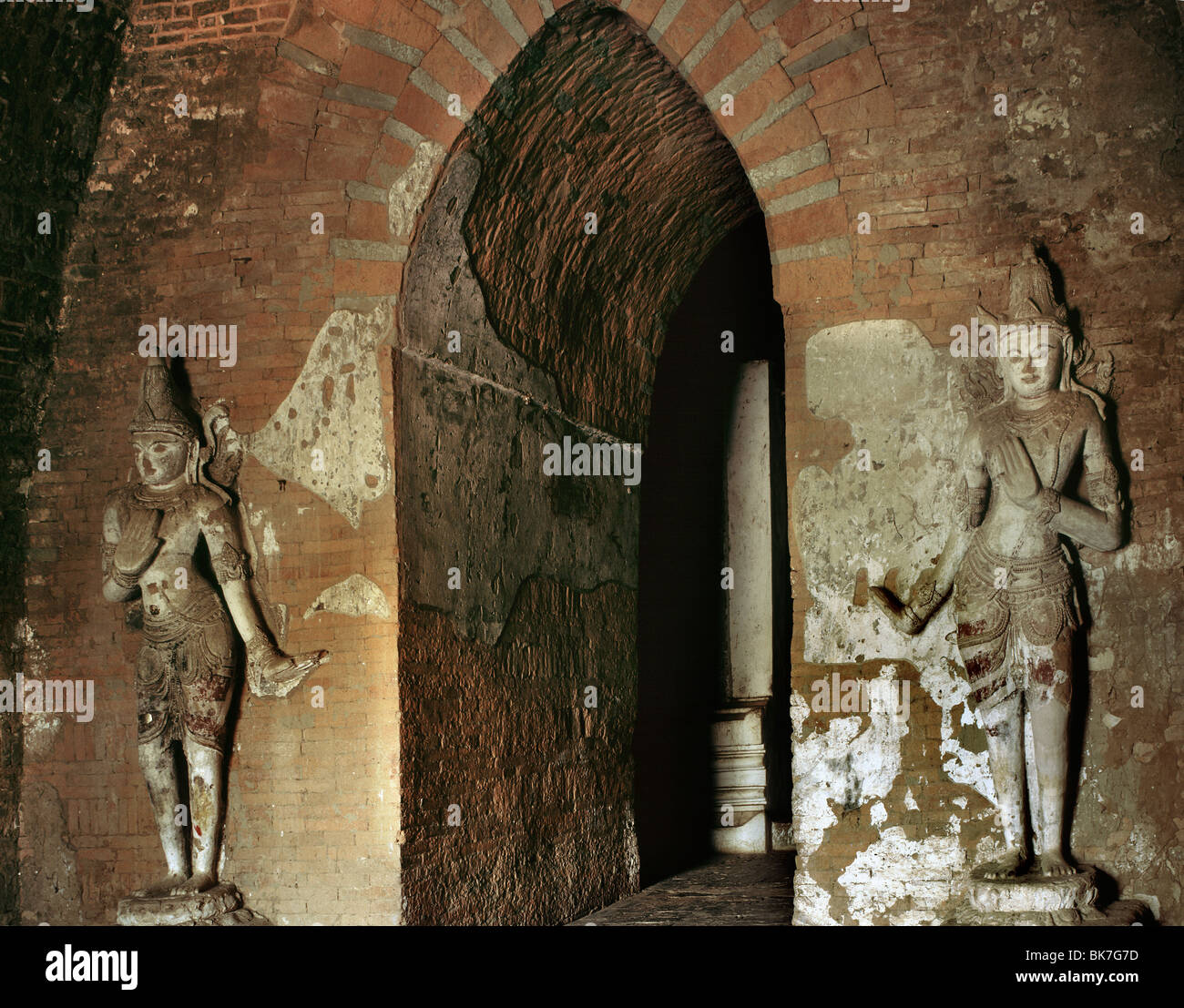 Dvarapalas of Nagayon temple, Bagan (Pagan), Myanmar (Burma), Asia ...