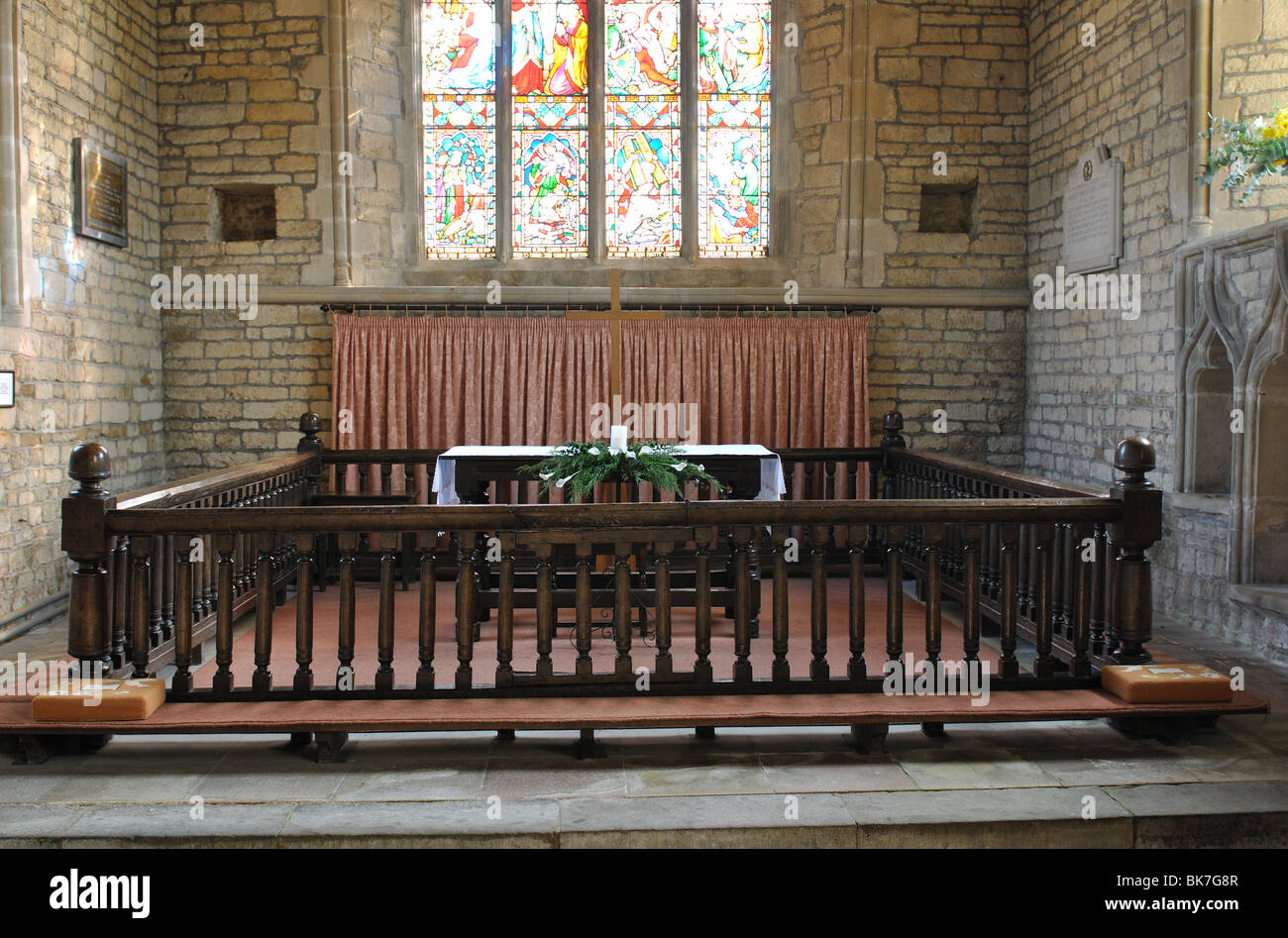 Altar rails hi-res stock photography and images - Alamy