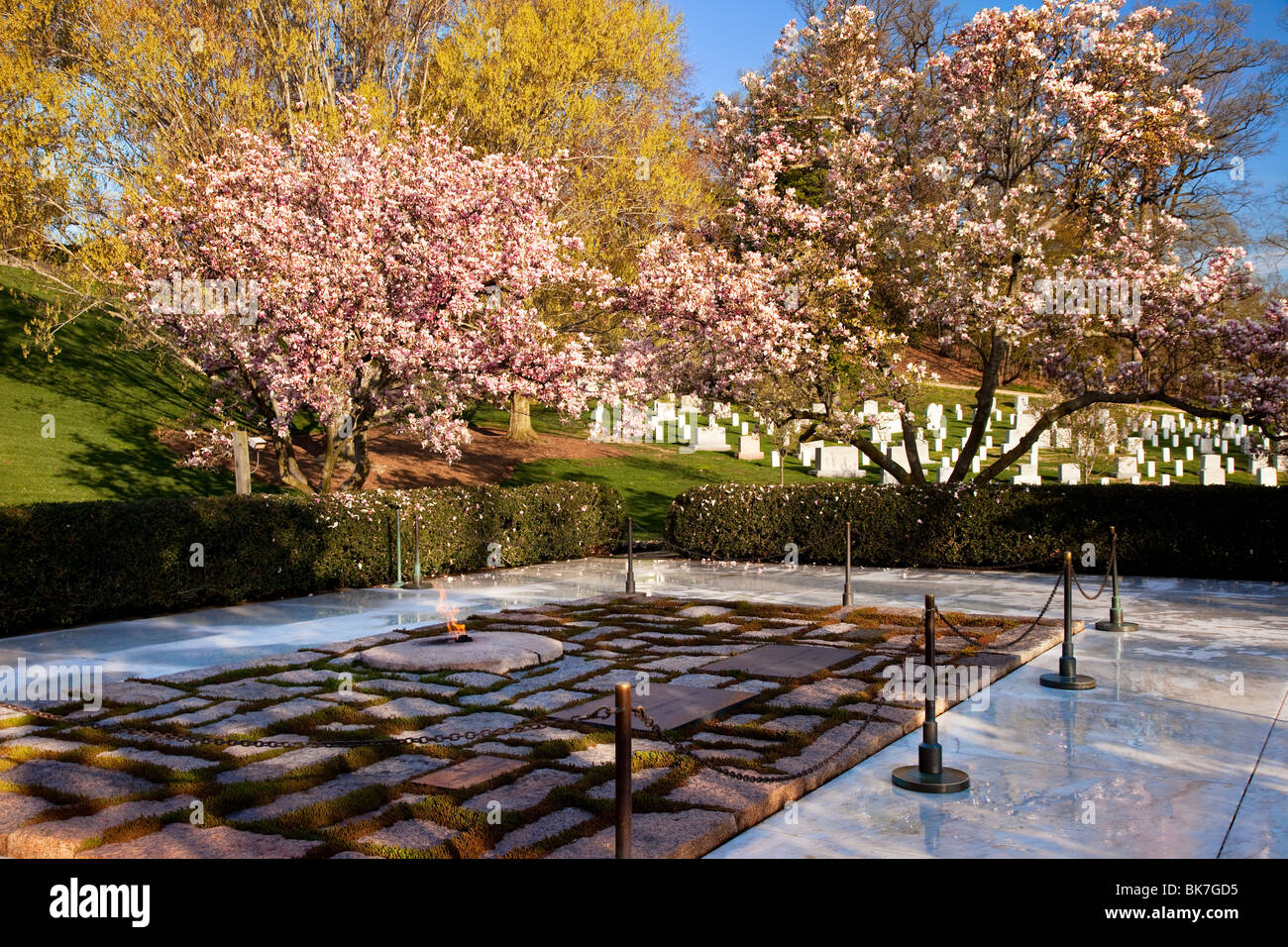Kennedy grave site hi-res stock photography and images - Alamy