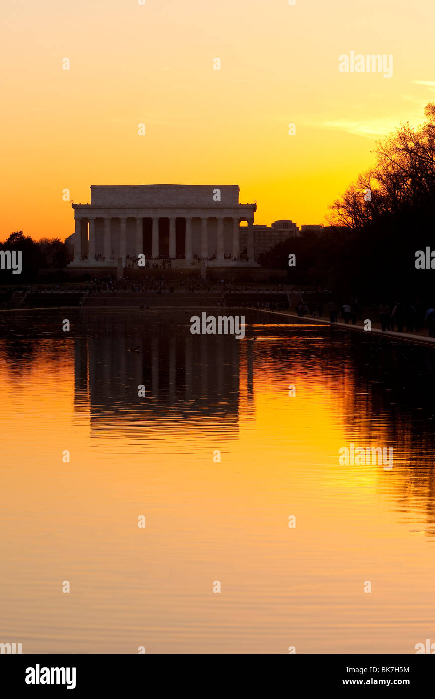 Lincoln memorial sunset in washington hi-res stock photography and ...
