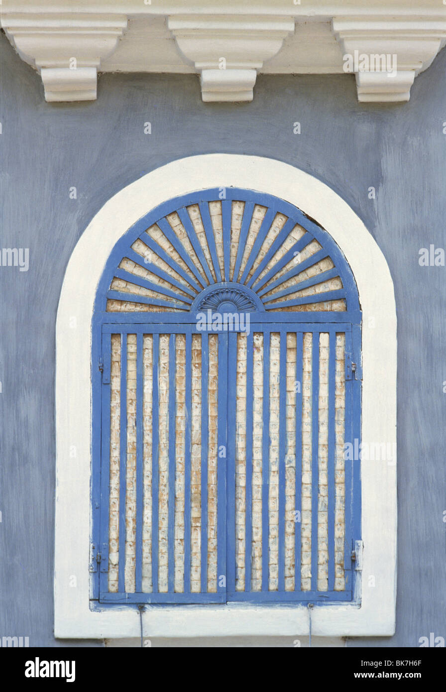 Shell window of an old Goan home. Goa, India, Asia Stock Photo - Alamy