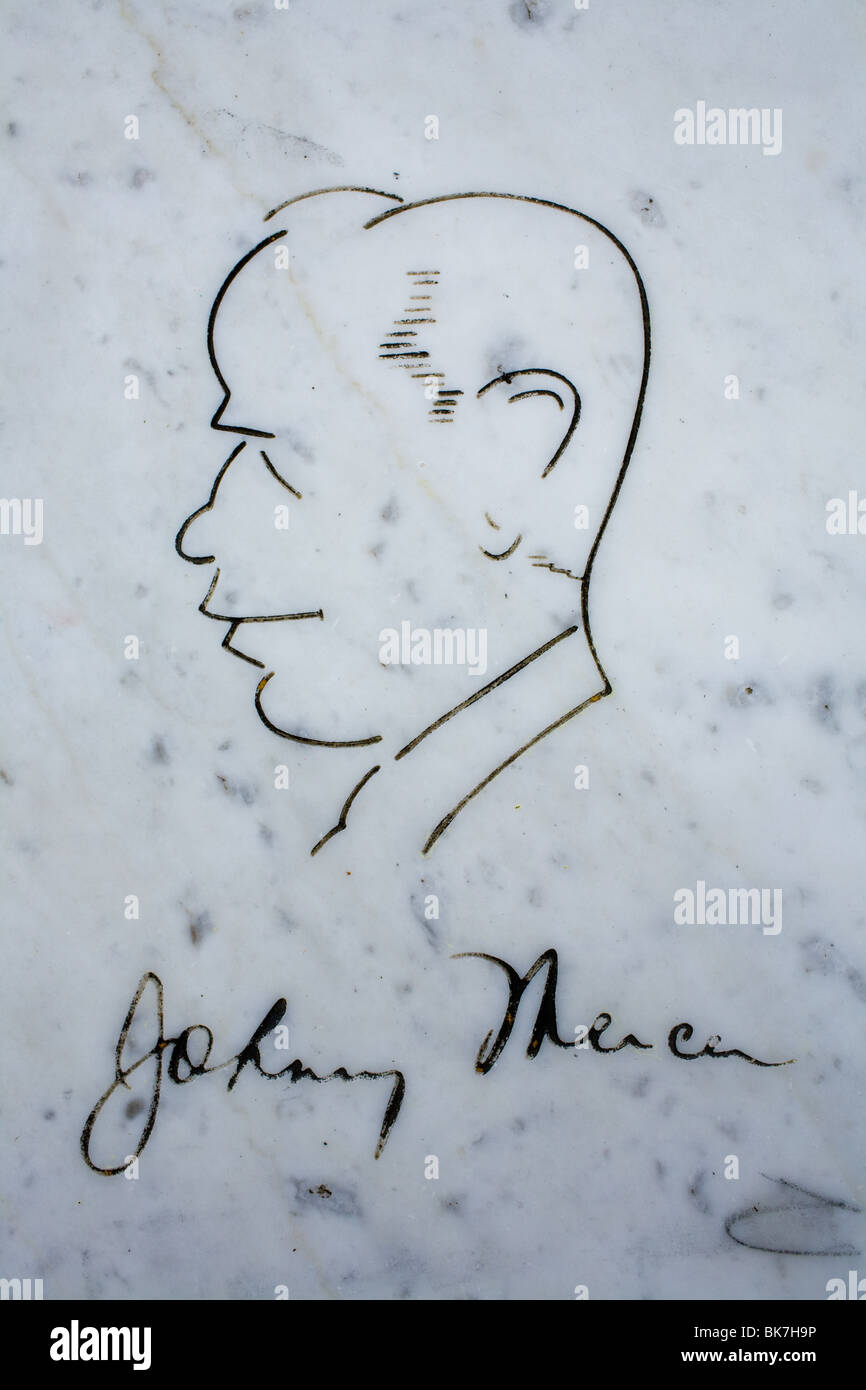 Savannah historic cemetery hi-res stock photography and images - Alamy