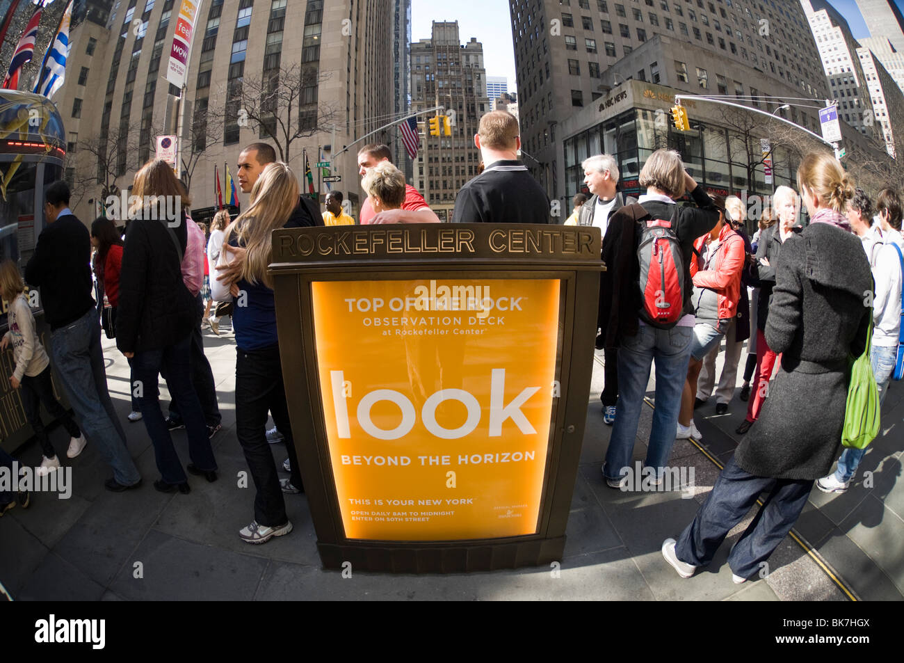 Rockefeller center in skyline hi-res stock photography and images - Alamy