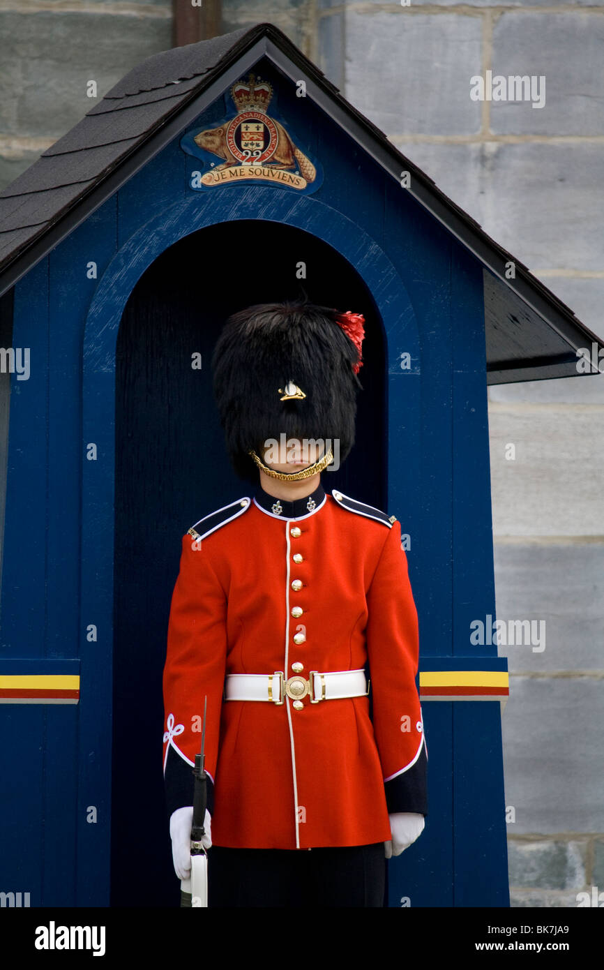 Royal 22nd regiment hi-res stock photography and images - Alamy