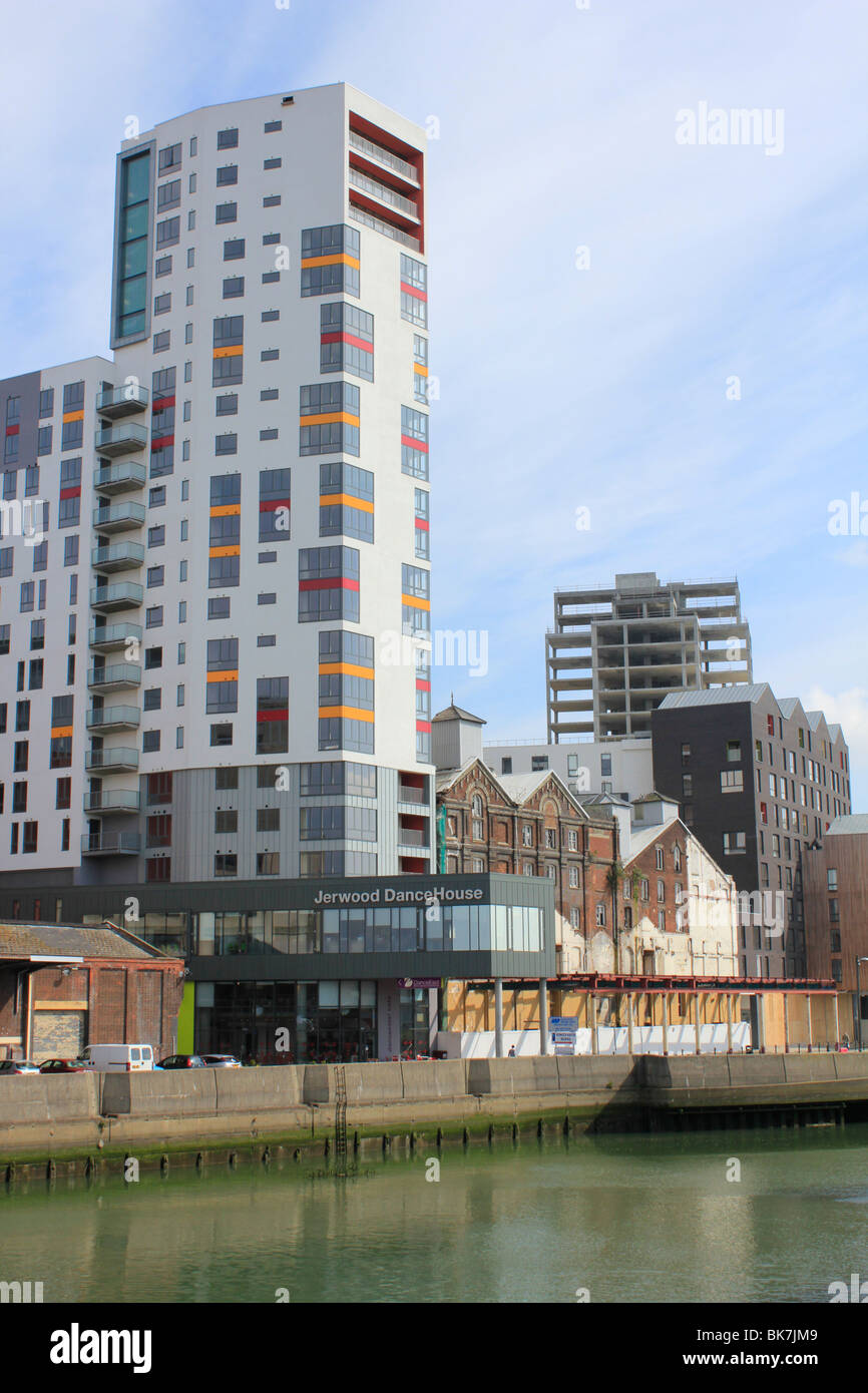 Waterfront penthouse hi-res stock photography and images - Alamy