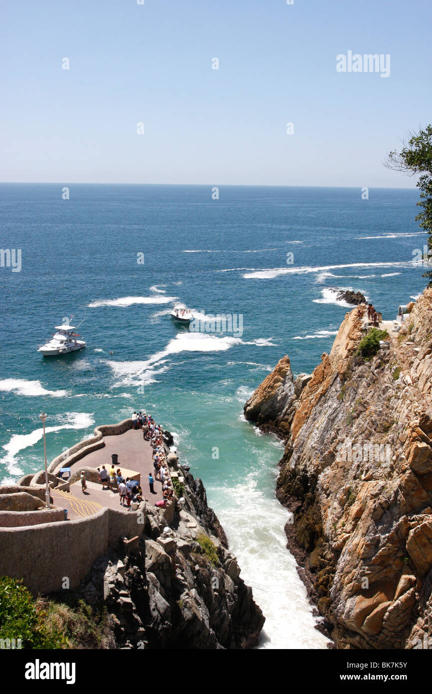 High diving hi-res stock photography and images - Alamy