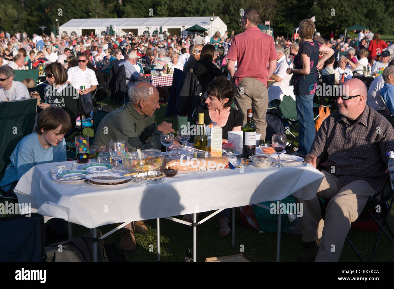 Picnic in the open air hi-res stock photography and images - Alamy