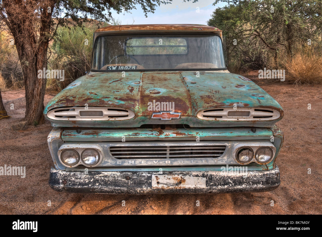 Old wrecked chevy hi-res stock photography and images - Alamy