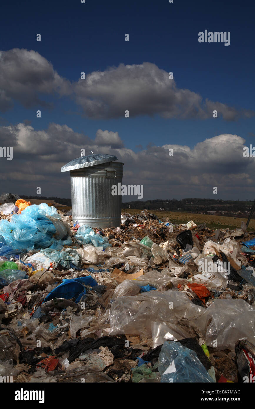 Green dustbin hi-res stock photography and images - Alamy