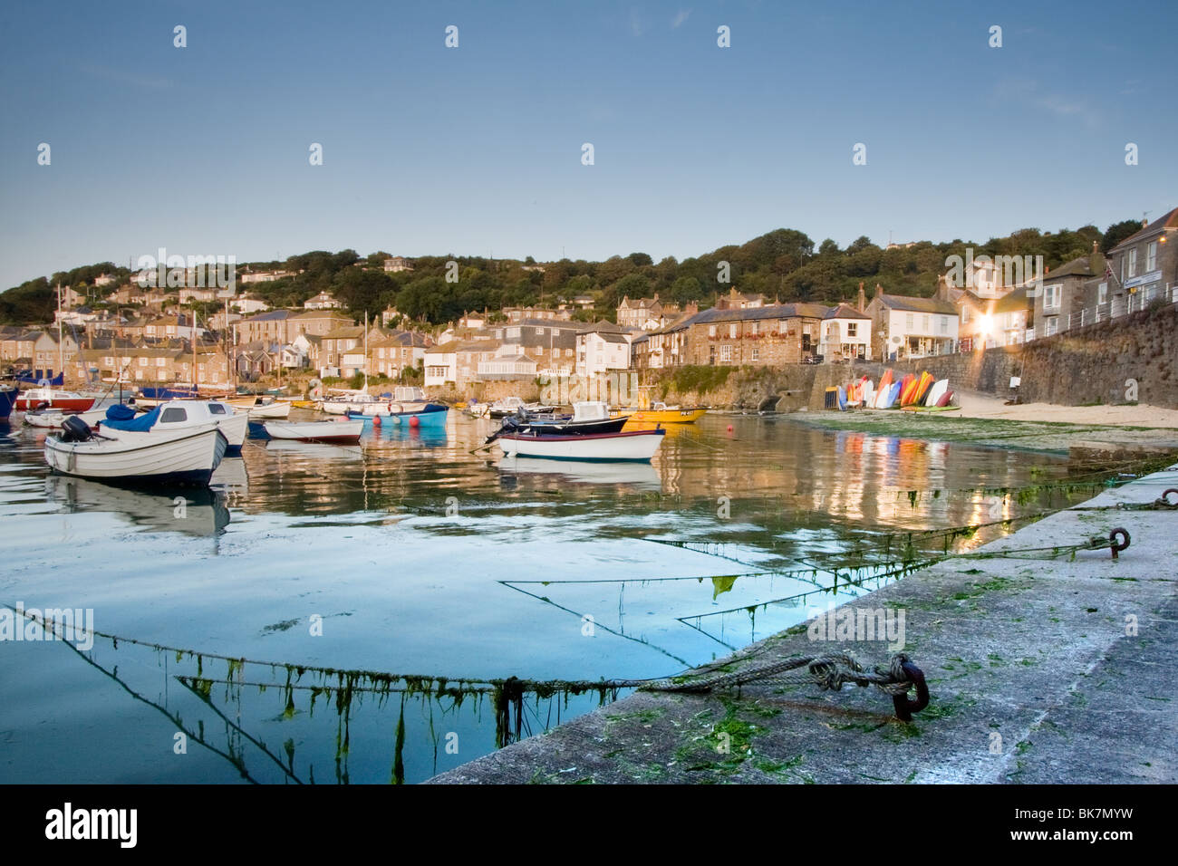A quaint Cornwall fishing village Stock Photo - Alamy